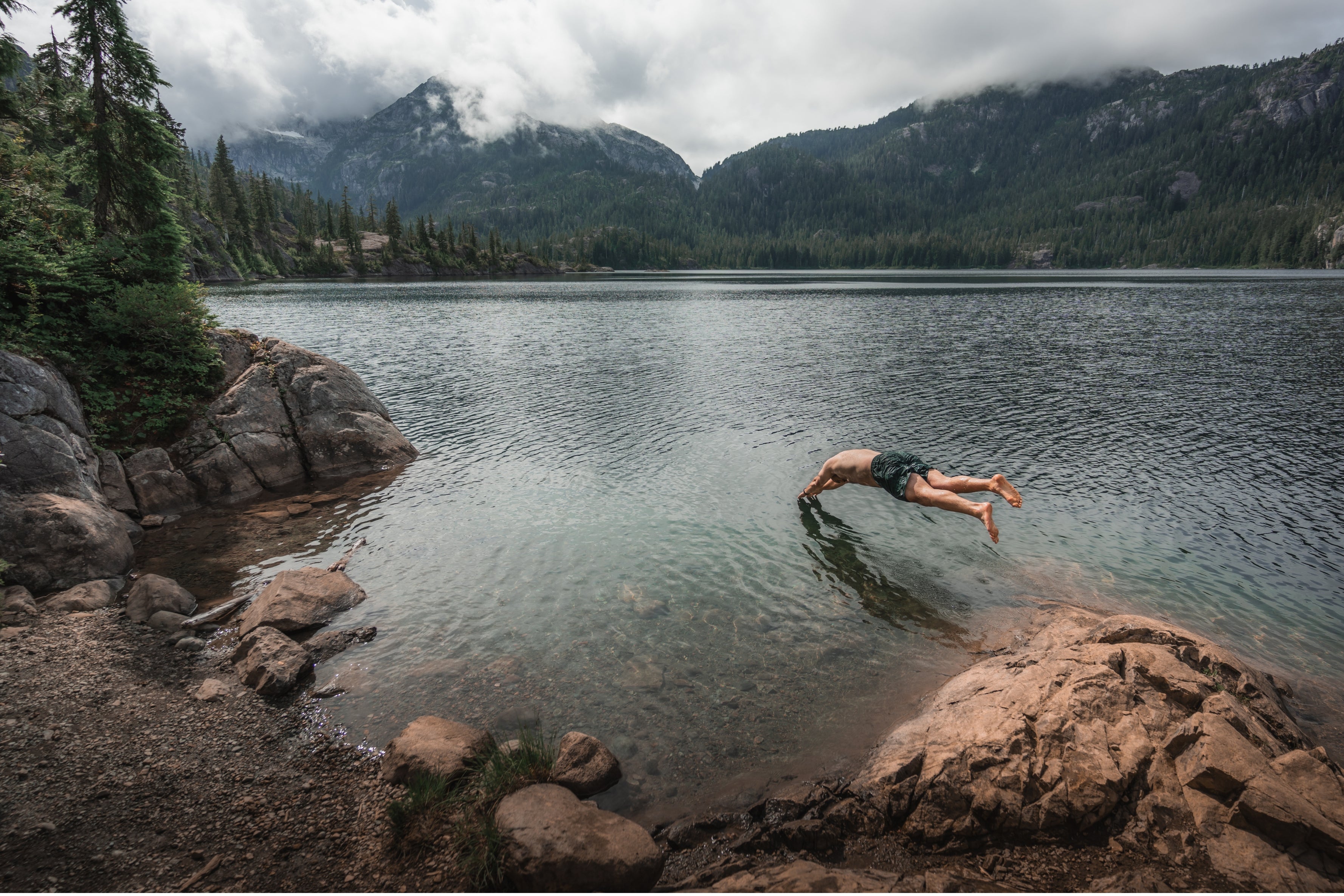 Hiking to Bedwell Lake in Strathcona Provincial Park – Bather.com